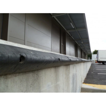 Rambarde delta caoutchouc percée – Protection quai | Axess Industries