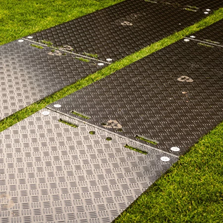 Plaque de roulage économique 15T | Plaques de calage et de roulage ...