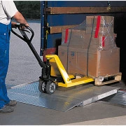 Ponts de chargement et de dchargement pour quais | Axess Industries